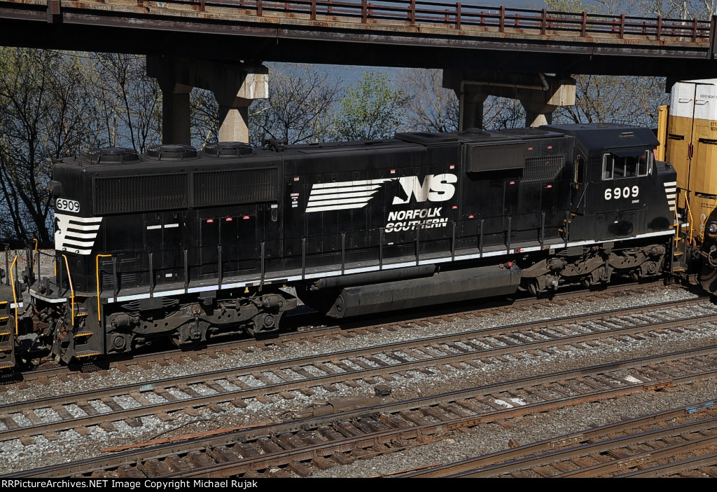 NS 6909